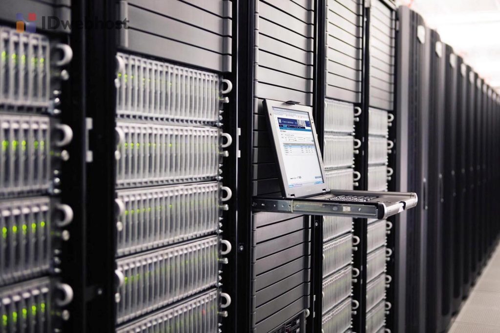 Apa itu Server? Pengertian, Jenis, Fungsi, dan Cara Kerja Server!